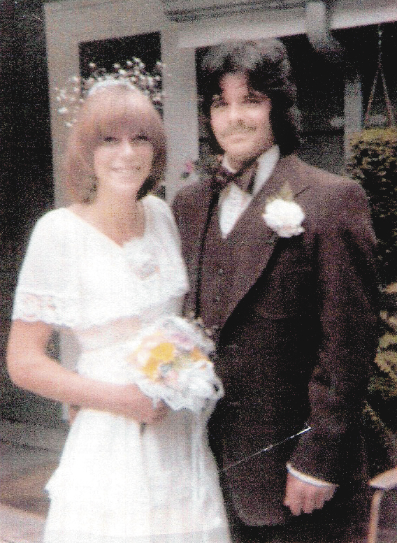 Maroneys celebrate 40th anniversary | News, Sports, Jobs - The Sentinel